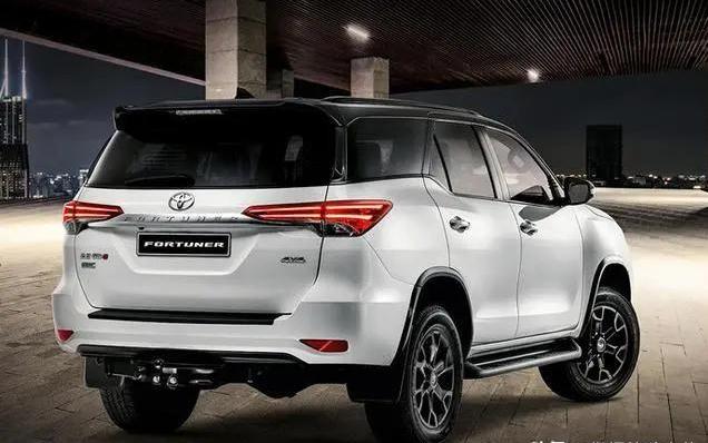 丰田“小霸道”亮相，硬派不变，标配2.8T+6AT，上市必成爆款_搜狐汽车_搜狐网