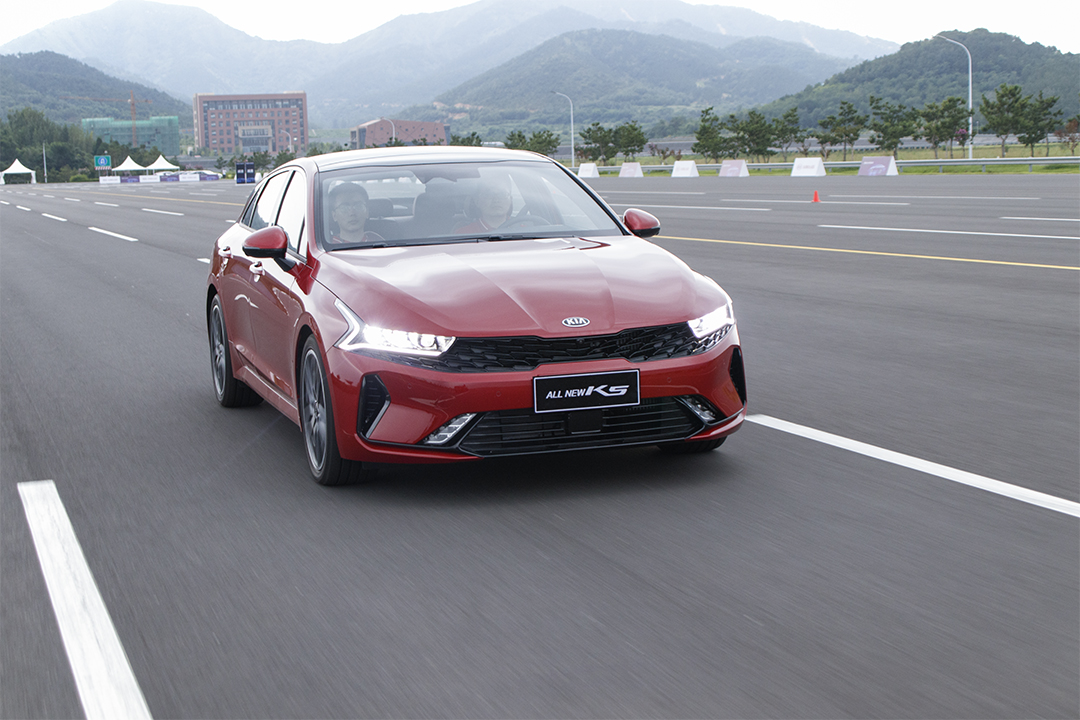 动力和悬架都有亮点 场地试驾东风悦达起亚凯酷（ALL NEW K5）_搜狐汽车_搜狐网