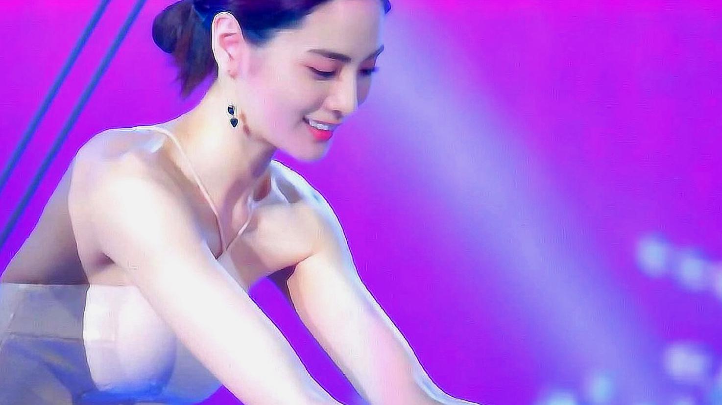 世界第一美女”，穿乳胶裙秀好身材，堪称现实版 硅胶娃娃”！ 搜狐大视野 搜狐新闻