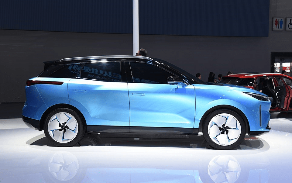 续航里程450km，纯电中型SUV奔腾E01将于北京车展正式上市_搜狐汽车_搜狐网