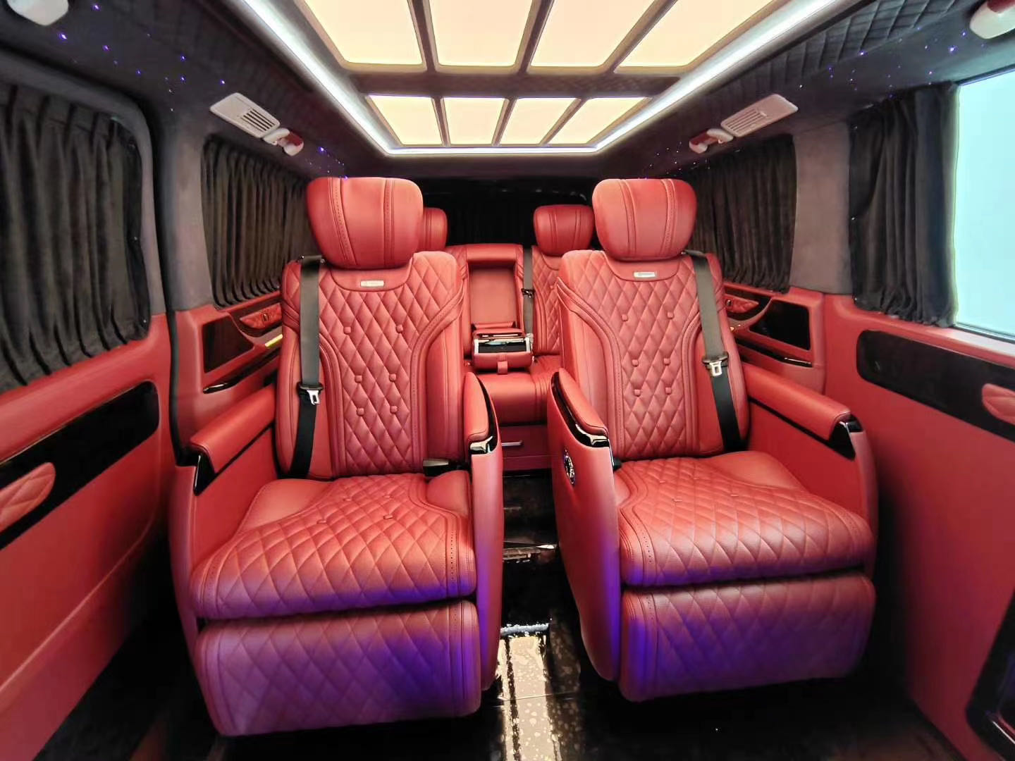 奔驰V260黑红内饰，耀眼夺目，是你的菜就来下单吧！_搜狐汽车_搜狐网