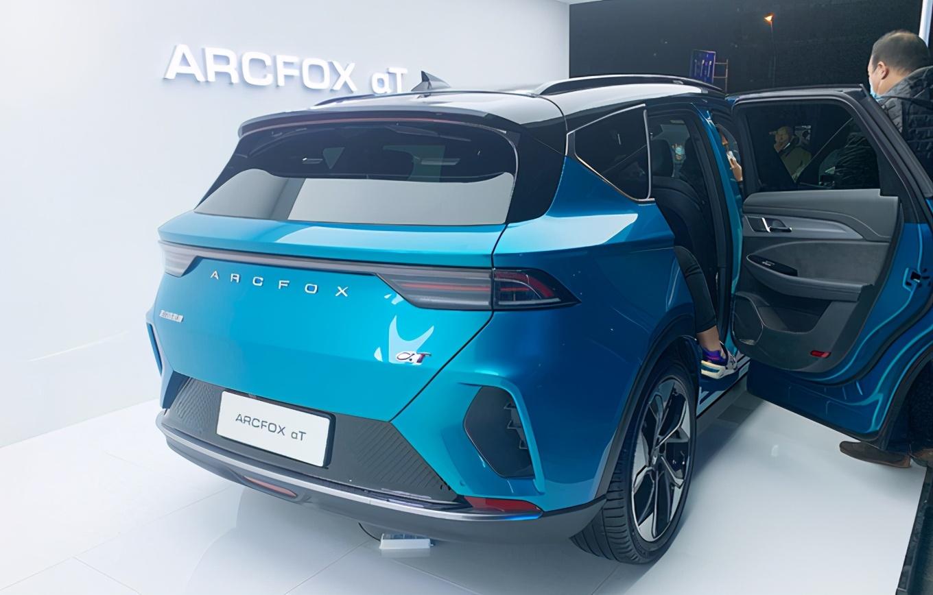 北汽ARCFOX 24.19万起 空间不及比亚迪唐，你选谁？_搜狐汽车_搜狐网