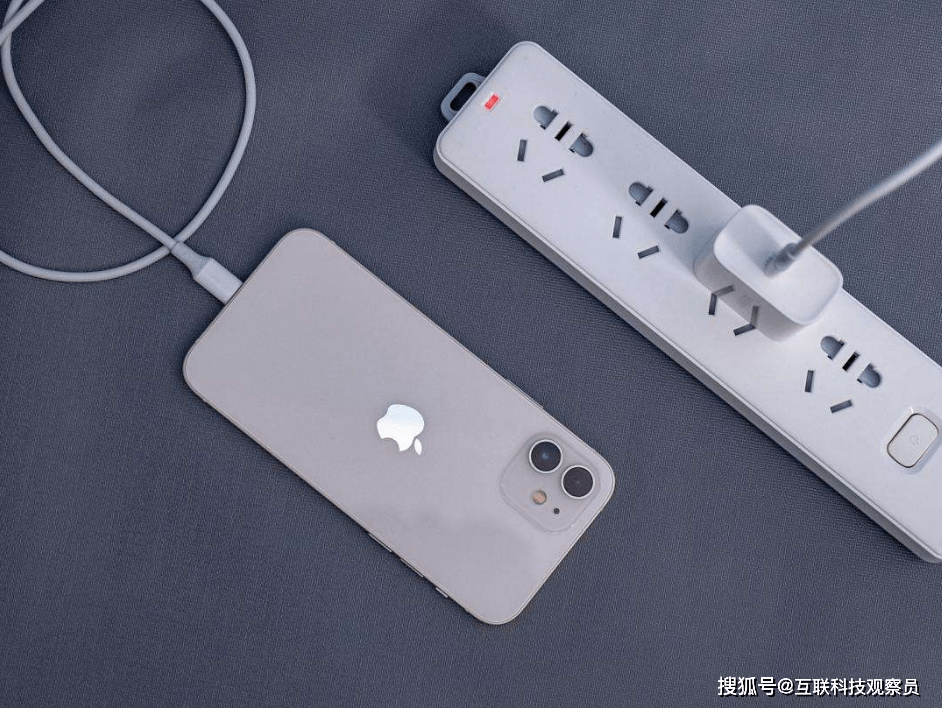 买华为mate40pro被说人傻钱多，同事买iPhone 12却被各种夸，该如何反驳-搜狐大视野-搜狐新闻