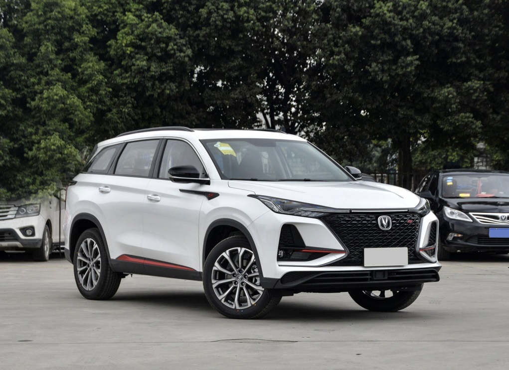 后来的却是精品，比长安CS75P大一圈，一脚油门185马力，售价亲民_搜狐汽车_搜狐网