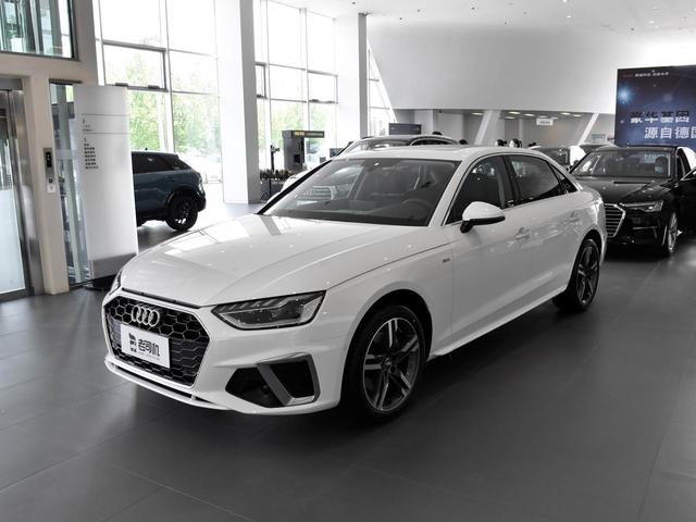 轴距超2米9，实拍奥迪A4L，30.58万起，百公里加速8.2秒_搜狐汽车_搜狐网