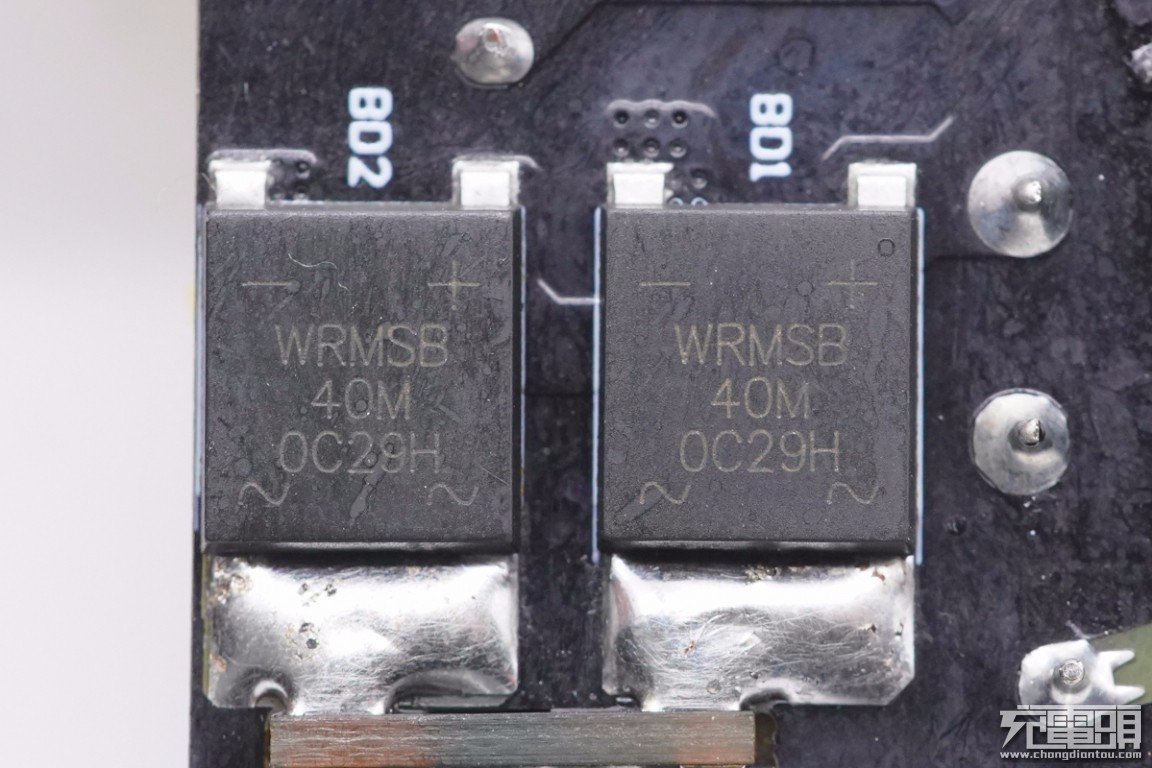 公牛65W 2A1C氮化镓充电器拆解，采用智融SW3510降压协议芯片-搜狐大视野-搜狐新闻