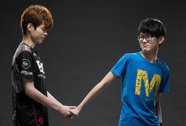 DEFT采访吐露心声，一句话让LPL粉丝泪目了_直播间