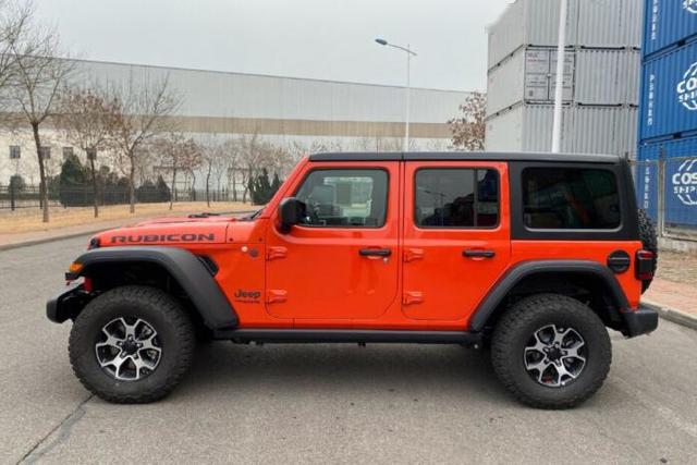 港口实拍新款jeep牧马人！2.0T+8AT，精致外观真帅气_搜狐汽车_搜狐网