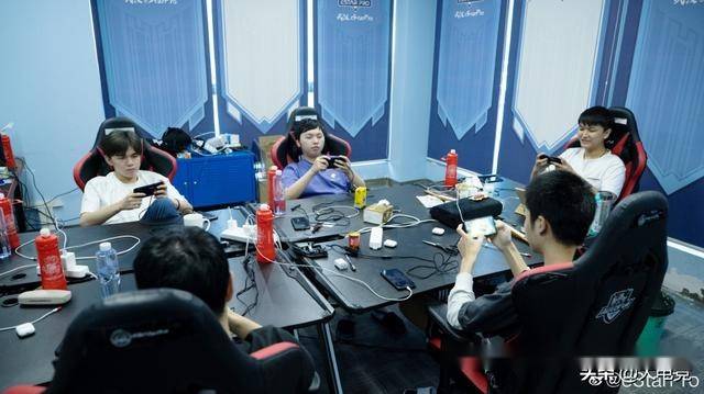 王者荣耀KPL：武汉eStar训练返图，Alan王添龙归队跟训备战世冠_阵容