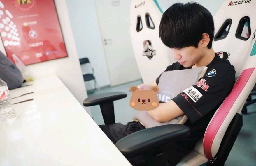 LCK第一易主，Doinb谈训练赛：每支队伍遇到它基本撑不过十五分钟_dwg