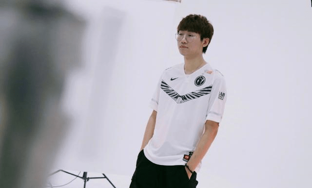 S10八强抽签嘉宾公布，IG和FPX各派一人，粉丝狂刷“晦气”？_宁王