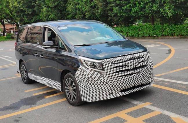 新款广汽传祺GM8谍照曝光，变化很大！-搜狐大视野-搜狐新闻