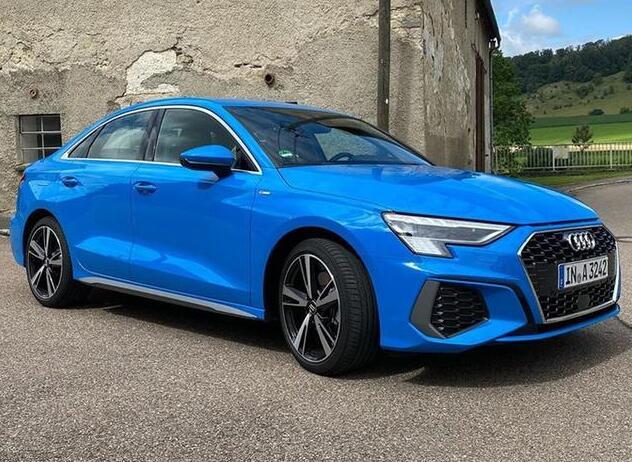 奥迪A3L实车现身街头，更大更运动，1系、A级没“戏”了？_搜狐汽车_搜狐网