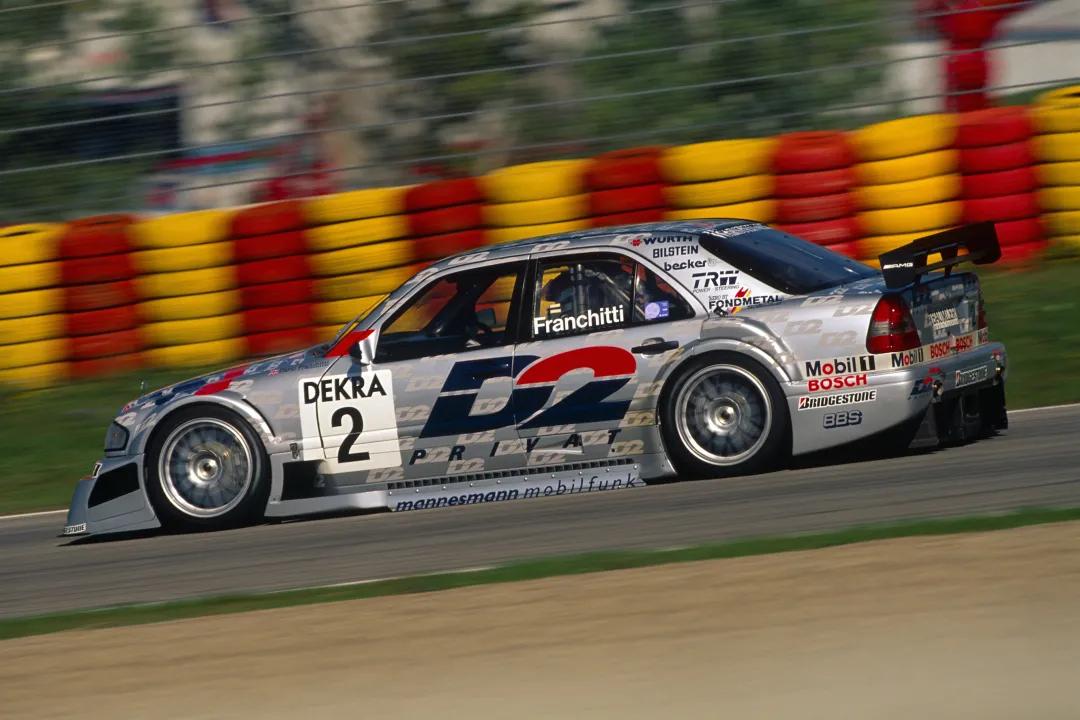 汽车故事：源于DTM赛车，聊聊奔驰的Black Serise“黑色系列”车系_搜狐汽车_搜狐网