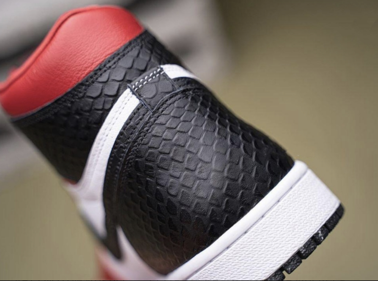 Air Jordan 1 “Satin Red” 蛇纹芝加哥-搜狐大视野-搜狐新闻
