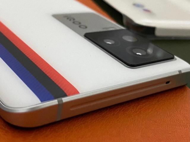 都说华为和保时捷是联名佳话，这款iQOO7传奇版你怎么看？_搜狐汽车_搜狐网