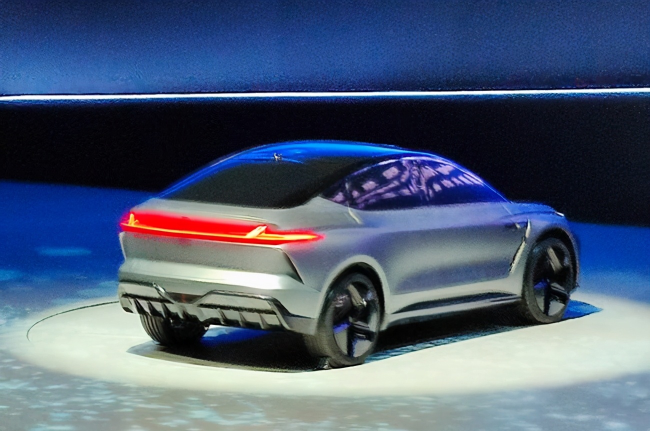 R汽车ES33内饰上海车展首发 造型犀利未来感十足_搜狐汽车_搜狐网