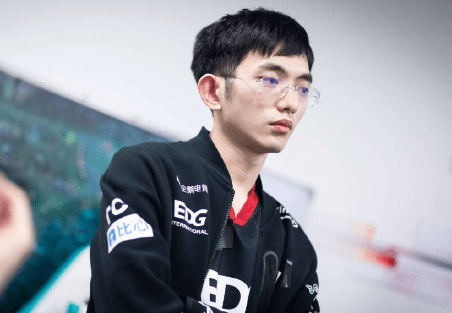 EDG将RA打回原形！不讲理打团挺进季后赛，viper教你玩霞_比赛