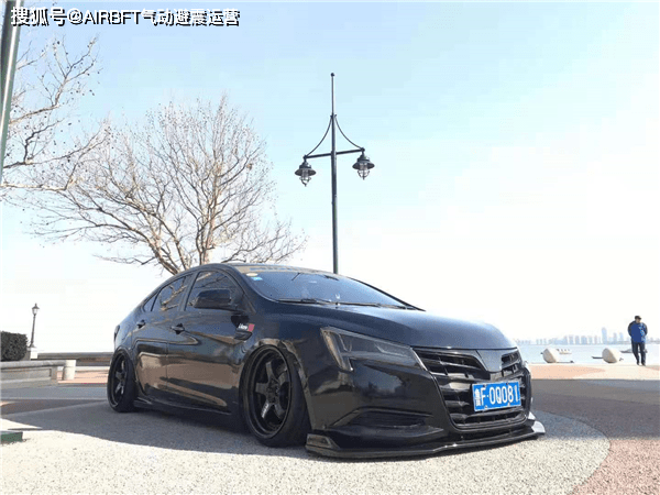 李洋讲述纳智捷S5姿态范AIRBFT空气悬架低趴效果案例_搜狐汽车_搜狐网