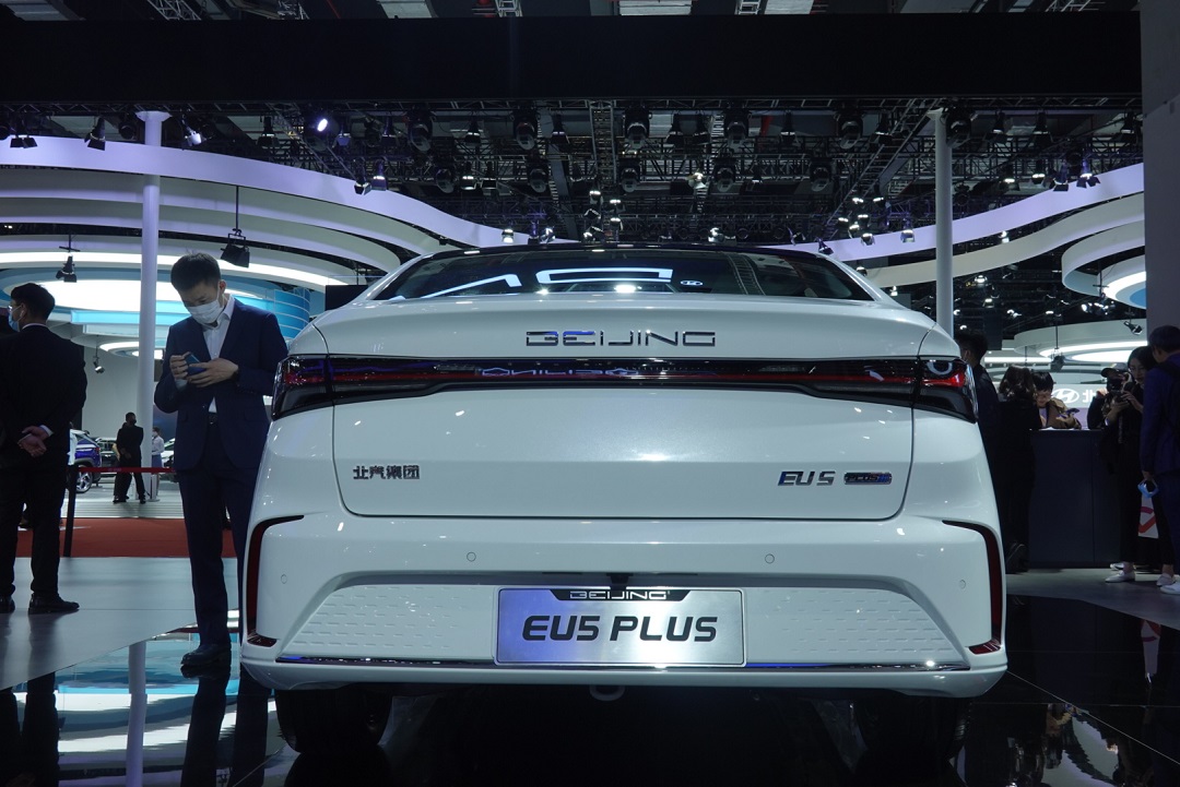 2021上海车展丨高颜值 长续航 实拍BEIJING EU5 PLUS_搜狐汽车_搜狐网