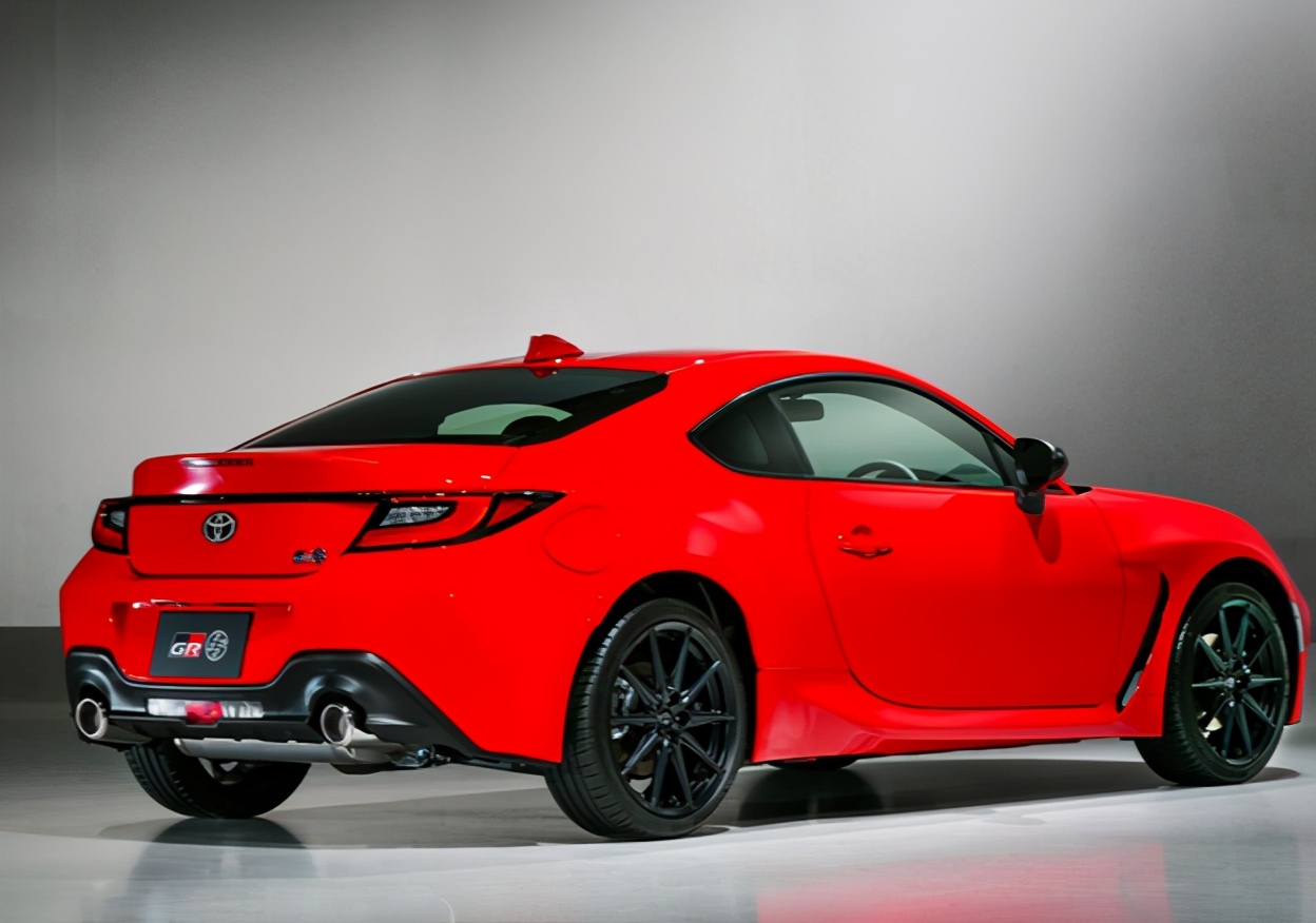 丰田86完成升级，双液晶屏+2.4升引擎，动感造型比TYPE-R给力！_搜狐汽车_搜狐网