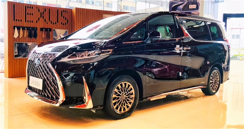 国内最豪MPV雷克萨斯LM300H，四座七座配置齐全_搜狐汽车_搜狐网