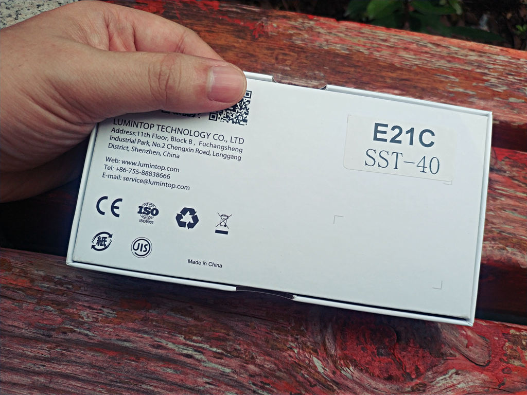 一体多用：雷明兔E21C手电体验_效果