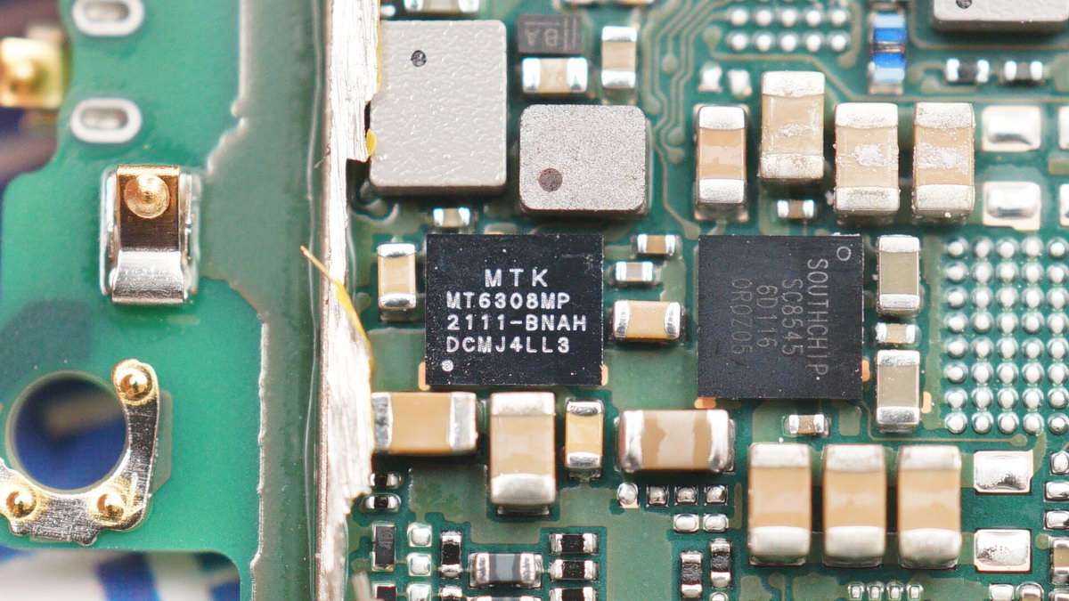 南芯半导体SC8545电荷泵快充芯片加持，手机快速满血复活，荣耀X20 SE拆解_充电