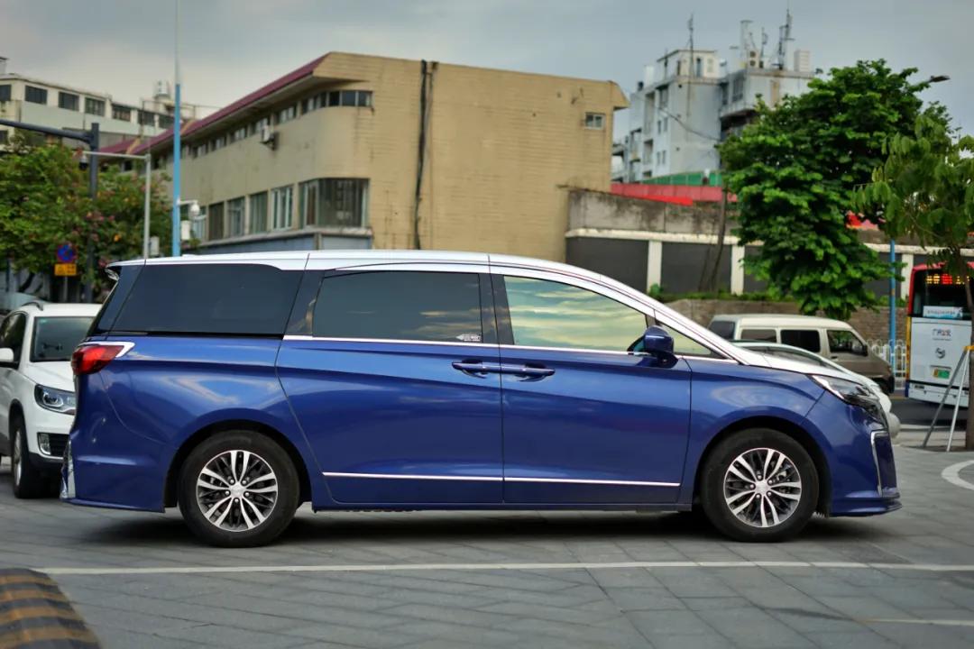 别克·GL8653T2020款搭配六片装奥克福铂金电镀雨挡_搜狐汽车_搜狐网