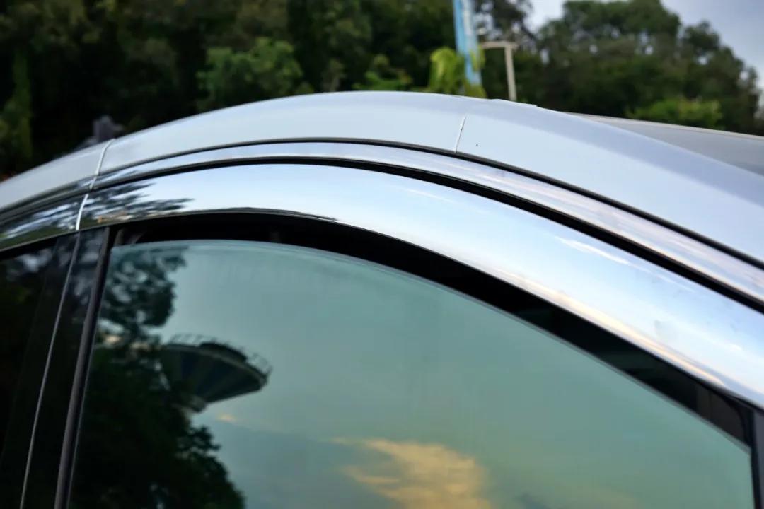 别克·GL8653T2020款搭配六片装奥克福铂金电镀雨挡_搜狐汽车_搜狐网