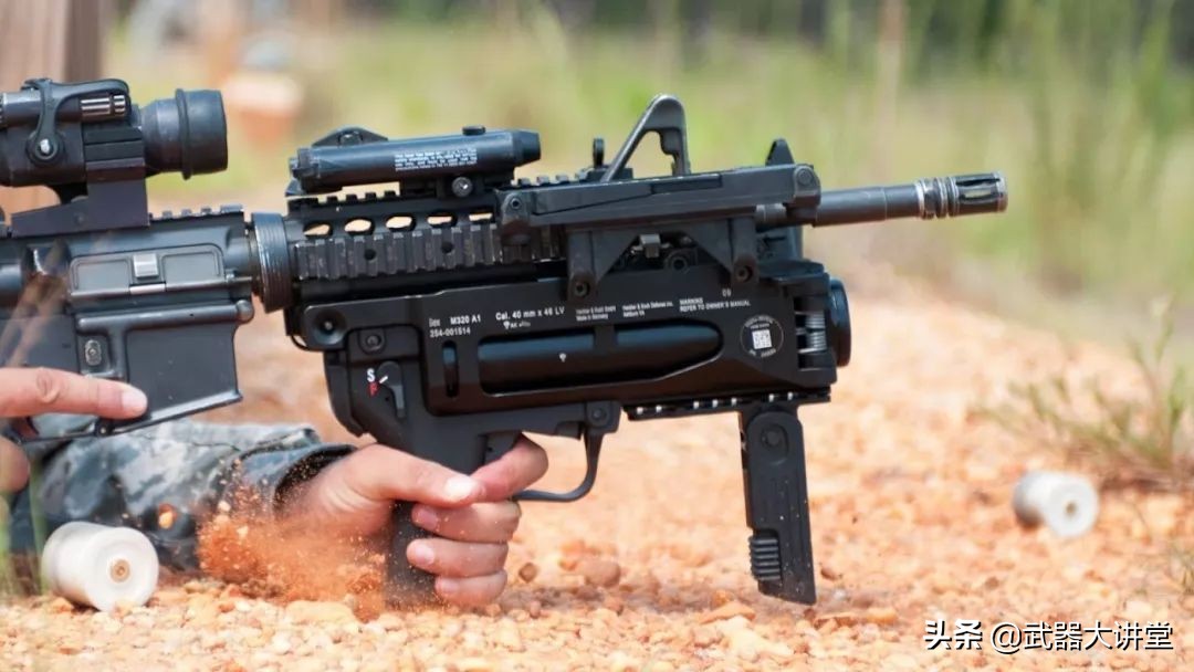 最近很火的M320榴弹发射器解析，美军的最新制式武器，通用型极强_枪管