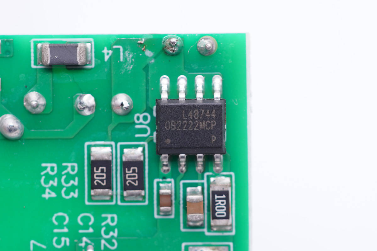 采用智融SW3517S降压快充方案，图拉斯65W 2C1A快充插座拆解_机身