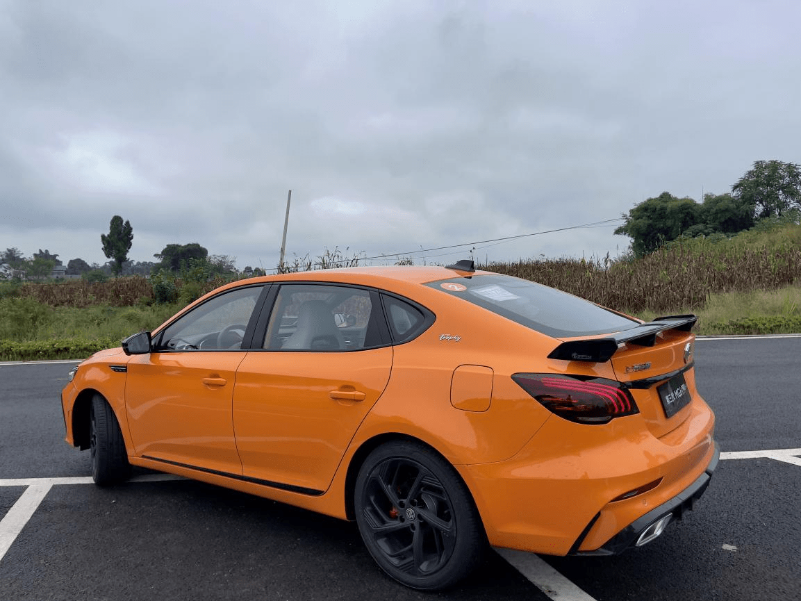 十万级的轿车就能“炸街”？MG6 PRO为何颇受年轻人青睐？_搜狐汽车_搜狐网