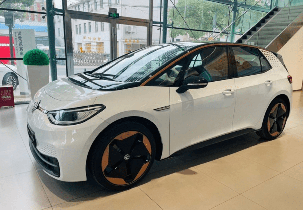 和哥们去试驾ID3，提速猛空间还大，试完后不想买高尔夫了_搜狐汽车_搜狐网