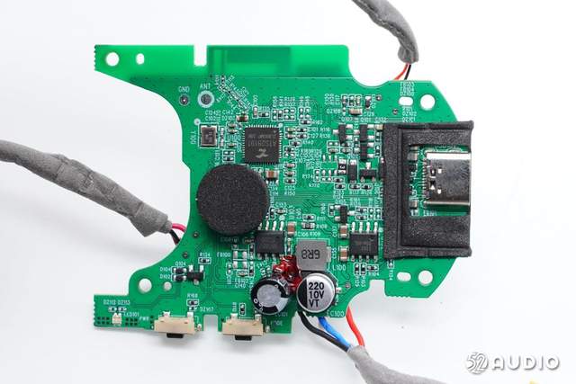 realme Pocket蓝牙音箱拆解报告，采用炬芯ATS2819蓝牙音频SoC_特写_电池_Buds