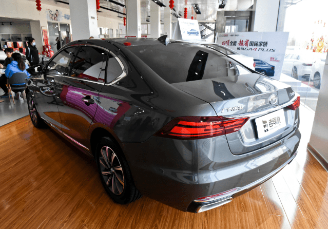 入门级高配，配2.0T+6AT，才15.68万起，带你看传祺GA8_搜狐汽车_搜狐网