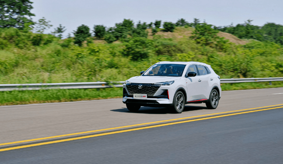 从审美到品质，第二代CS55PLUS都严格遵守“年轻法则”_搜狐汽车_搜狐网