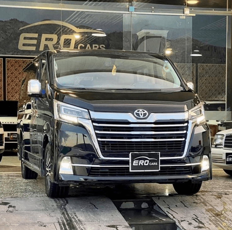 代号GRANVIA？一汽丰田全新MPV曝光，提供6/9座，或搭2.5L混动_搜狐汽车_搜狐网