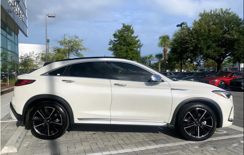 全新英菲尼迪QX55实车曝光 2.0T预计40W 竞争BBA行吗？_搜狐汽车_搜狐网