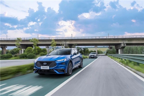 轿跑SUV大PK，哈弗H6S：好开又实用_搜狐汽车_搜狐网