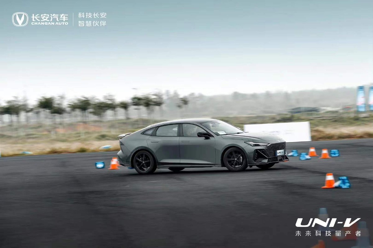 诚意价格，长安UNI-V全球预售开启，顶配也就13.19万_搜狐汽车_搜狐网
