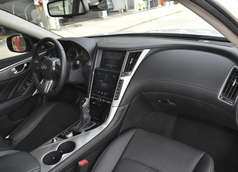 英菲尼迪Q50L：8年不换代，内饰老旧配置寒酸，难怪月销量仅177台_搜狐汽车_搜狐网