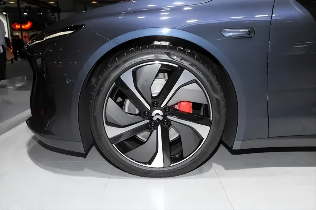 零百加速3.8s，轴距3060mm，起售价44.8万元，蔚来ET7怎么样？_搜狐汽车_搜狐网