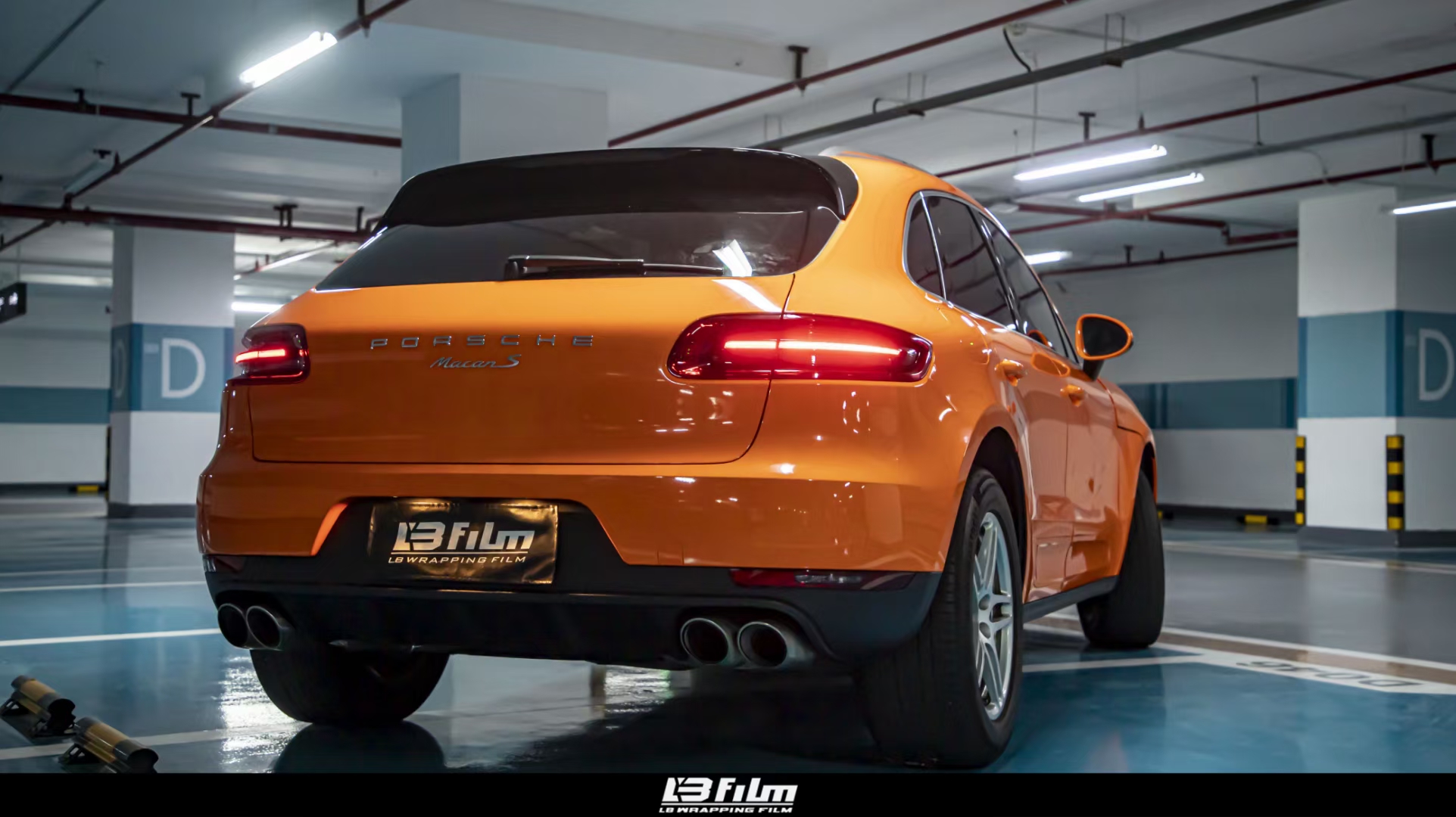 美女都无法抗拒，保时捷Macan超亮赤岩橙改色膜（LB FILM）_搜狐汽车_搜狐网