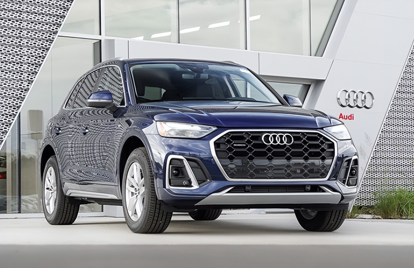 新款Q5曝光，新动力配8AT，燃油插混纯电三个版本，国内同步引进 | 乐惠车