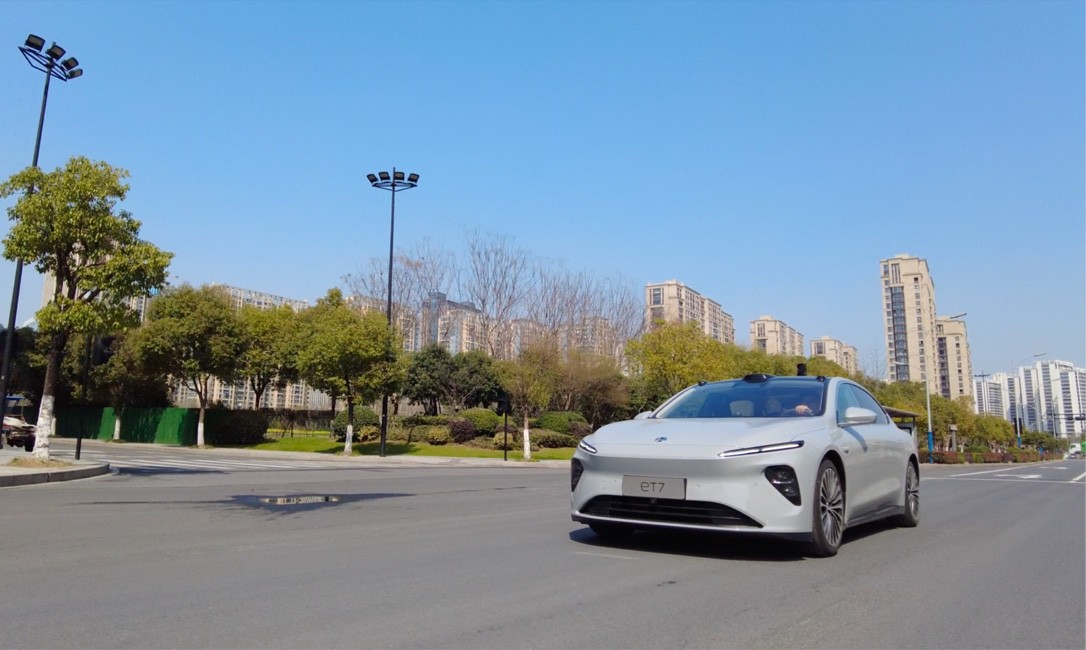 中毒了！试驾完蔚来ET7，家里的5系和A6L都不香了_搜狐汽车_搜狐网