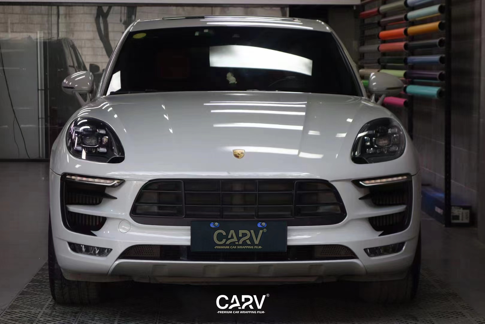 保时捷Macan卡孚CARV改色膜白金保时捷亚灰_搜狐汽车_搜狐网