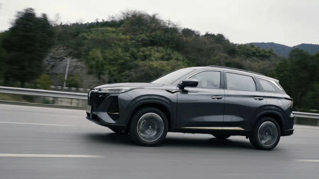 15万SUV爆款传奇 长安第二代CS75PLUS如何进化？_搜狐汽车_搜狐网