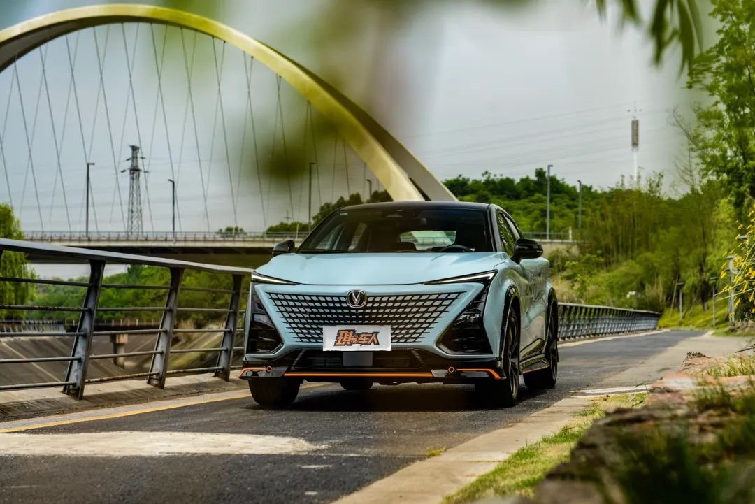 2.0T+8AT黄金组合，潮品长安UNI-T全进化_搜狐汽车_搜狐网