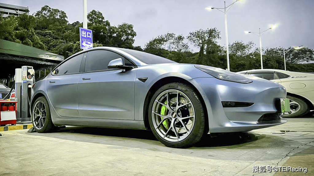 案例：特斯拉model 3刹车改装效果展现，TEI P60ES大六刹车套件_搜狐汽车_搜狐网